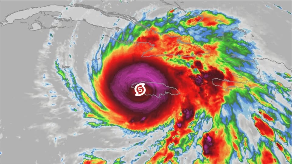 BREAKING NEWS Large HURRICANE CATEGORY forming… 7 See more - OneSportz